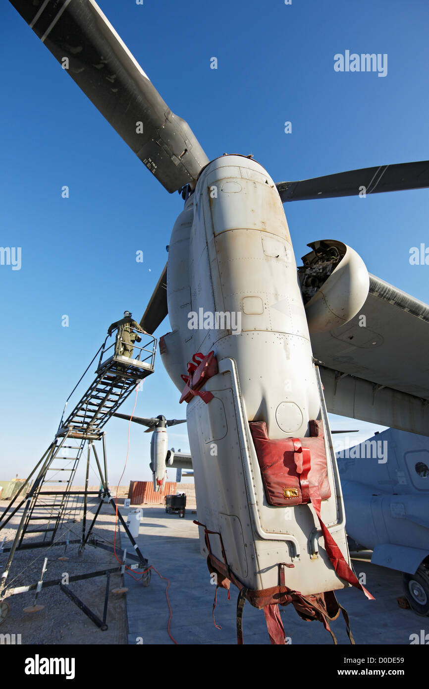 Tiltrotor flugzeuge mit vertikalem start und landung vtol -Fotos und ...