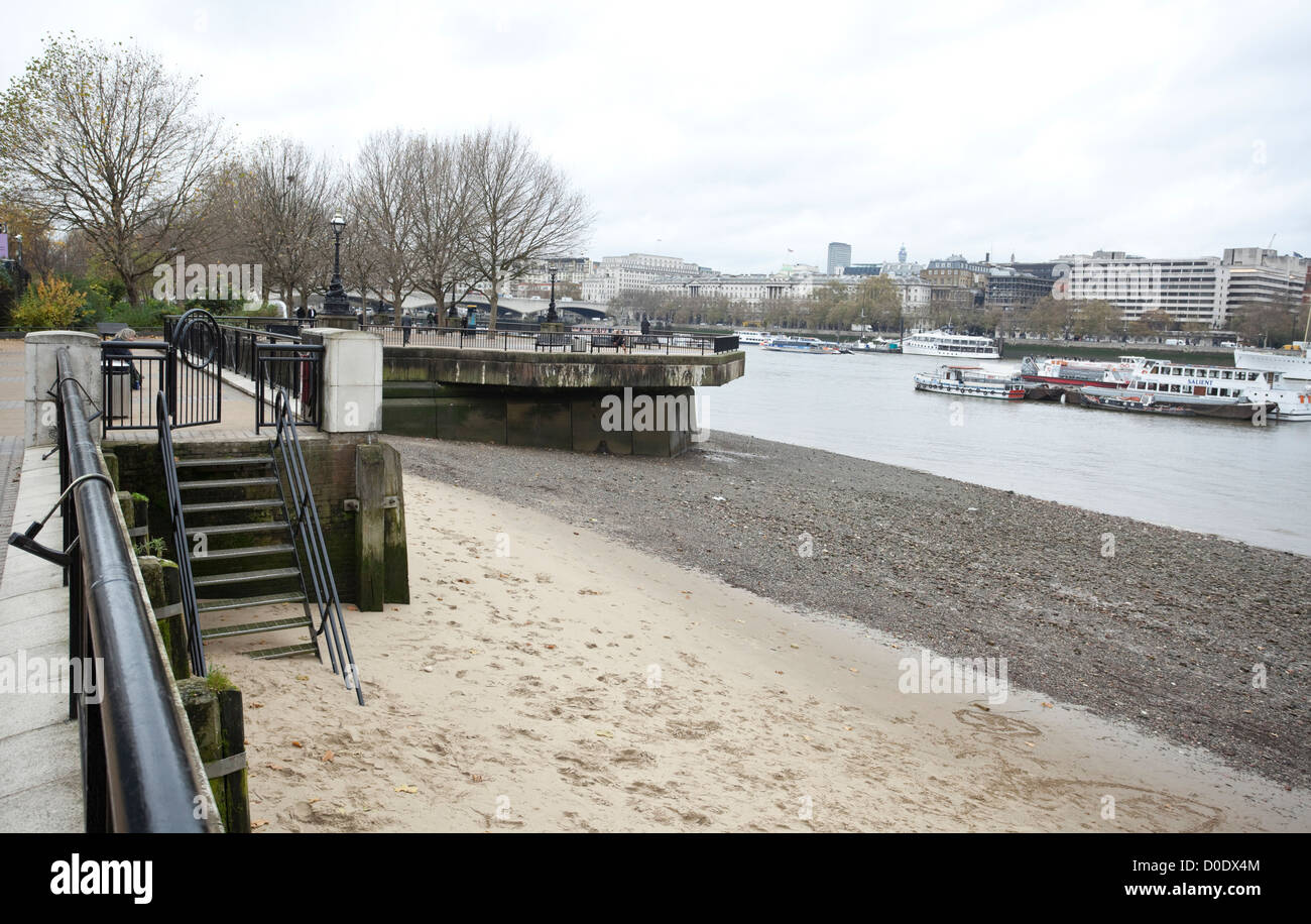 Low tide thames -Fotos und -Bildmaterial in hoher Auflösung – Alamy