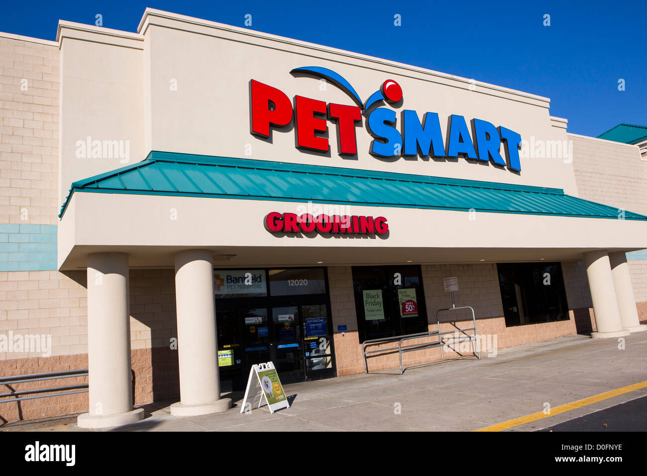 Petsmart logo -Fotos und -Bildmaterial in hoher Auflösung – Alamy
