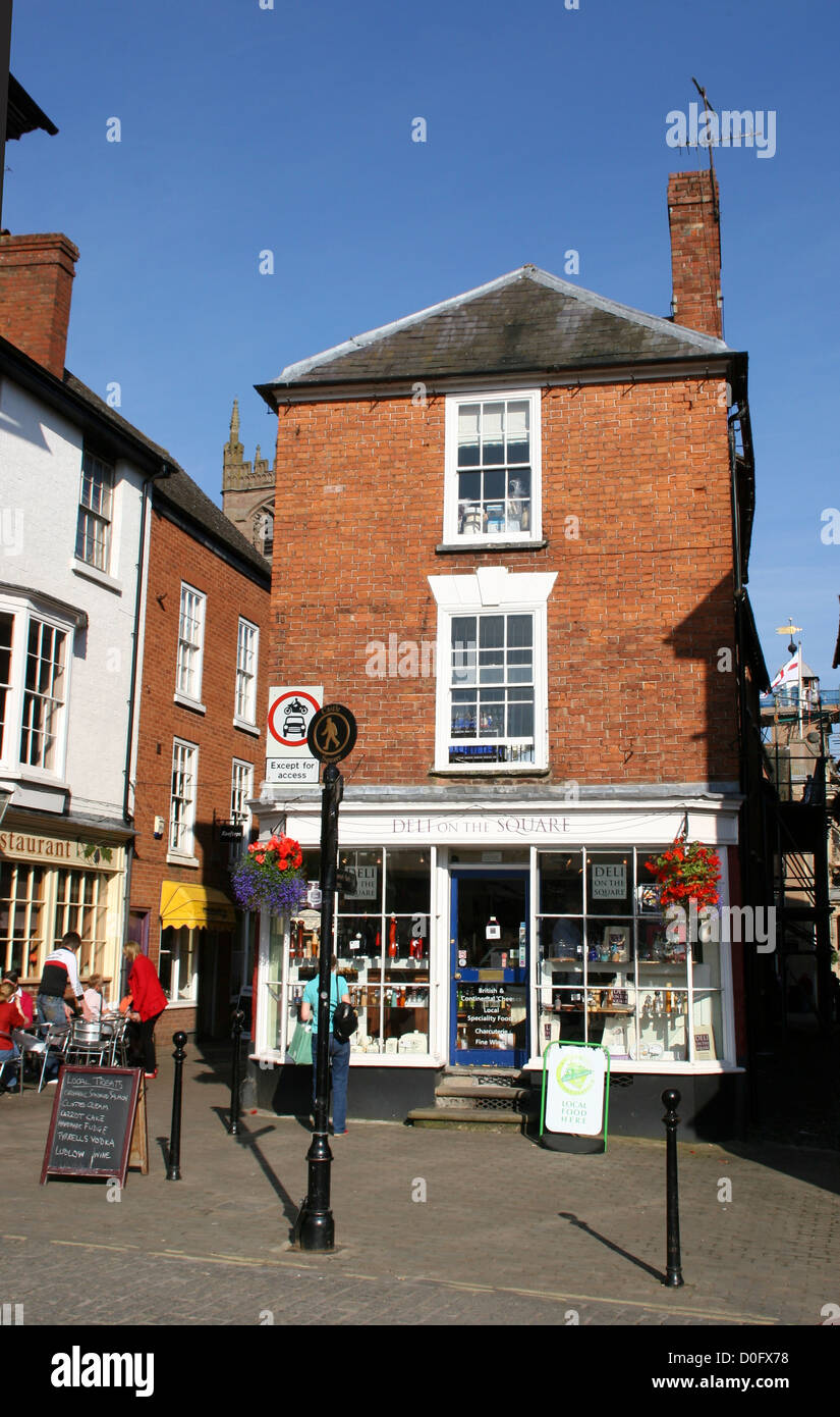 Ludlow market square -Fotos und -Bildmaterial in hoher Auflösung – Alamy