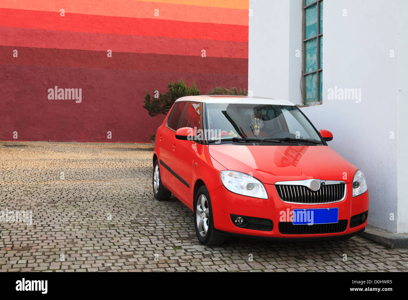 Rotes auto -Fotos und -Bildmaterial in hoher Auflösung – Alamy