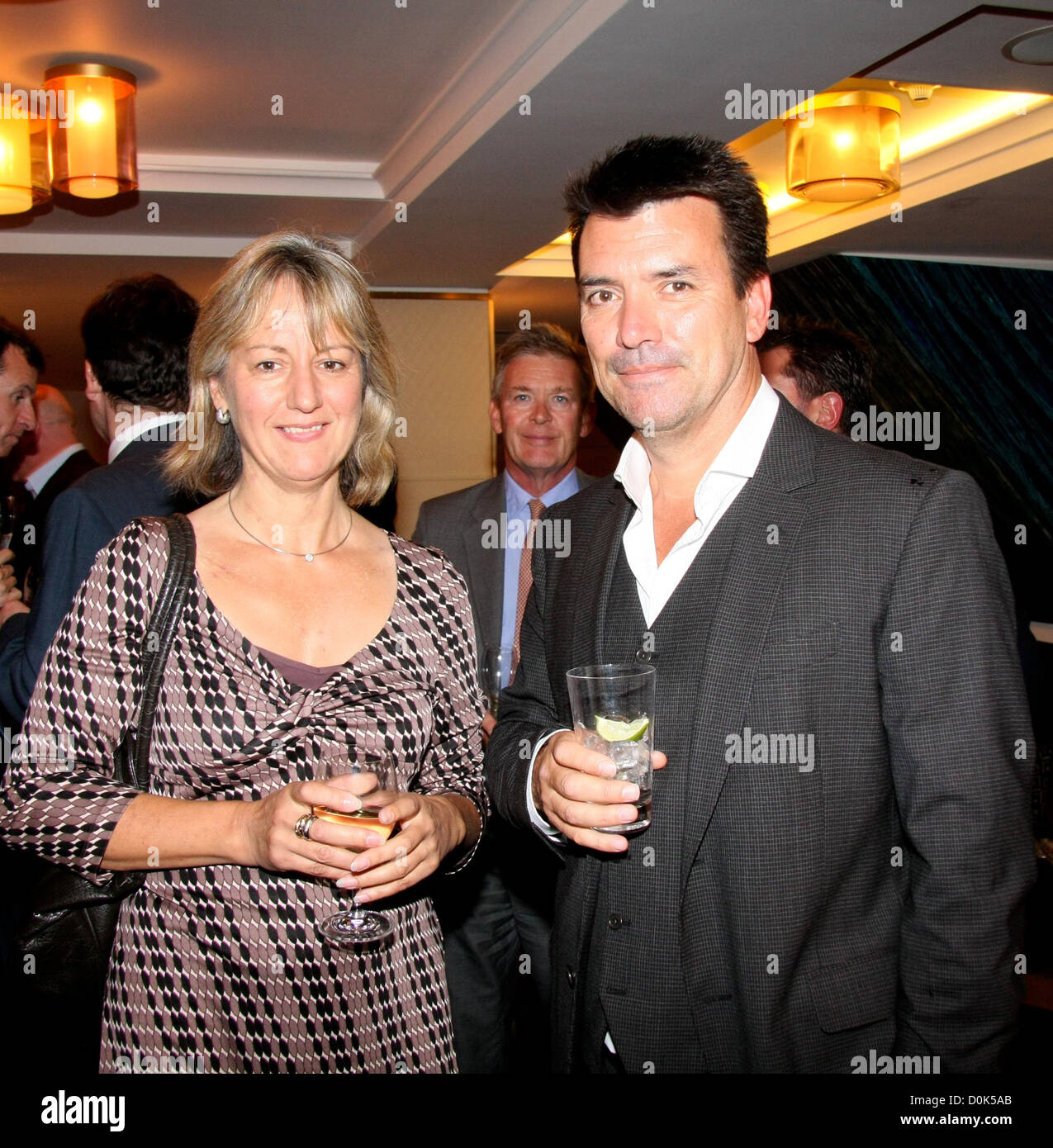 Nicholas Cowell und Gast Interactive Investor TV starten statt an der ...