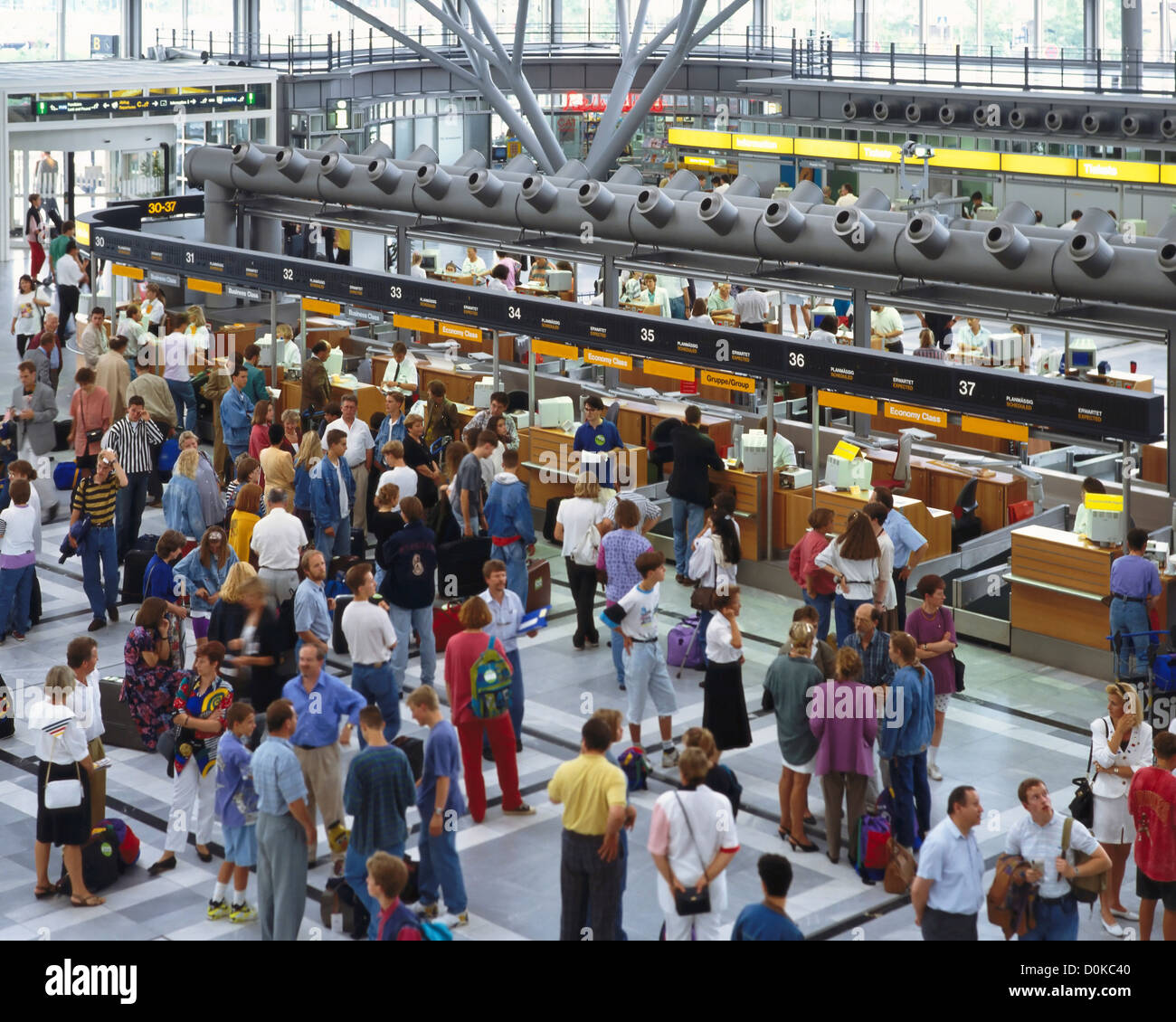 Terminal building terminal stuttgart airport -Fotos und -Bildmaterial ...