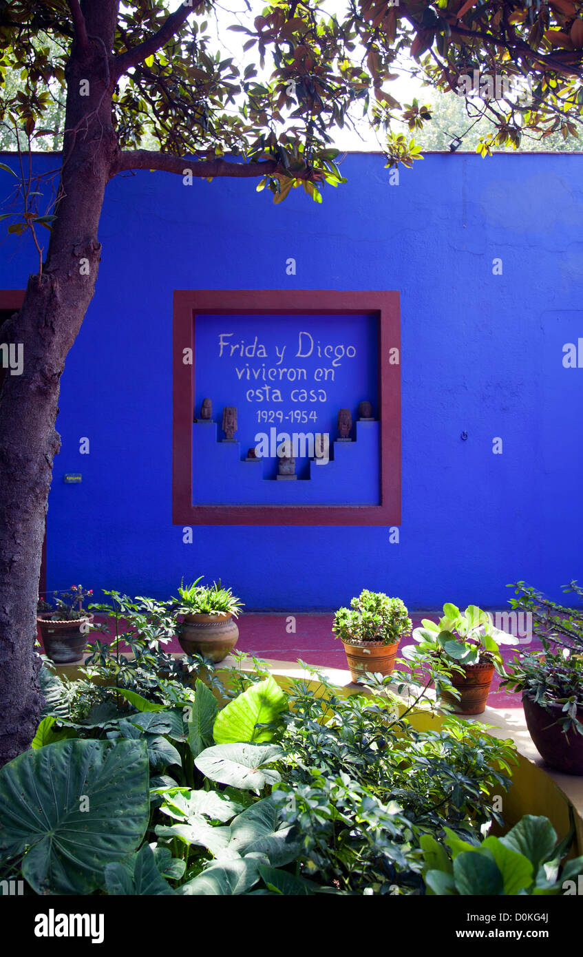 Museo Frida Kahlo Wand im Garten in Coyoacan in Mexiko-Stadt DF ...