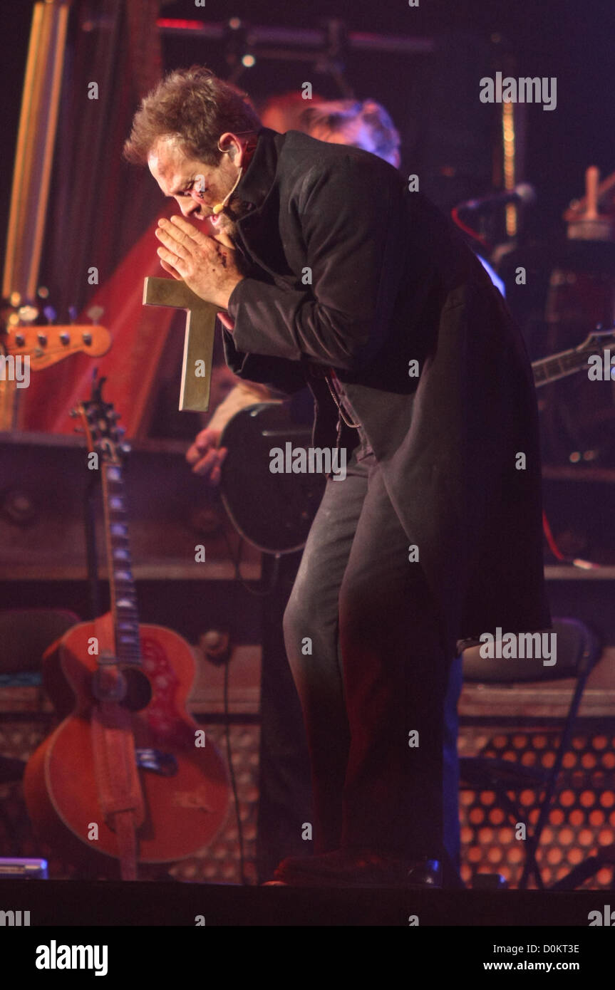 JASON DONOVAN WAR OF THE WORLDS - DIE NEUE GENERATION. Das MUSICAL von ...