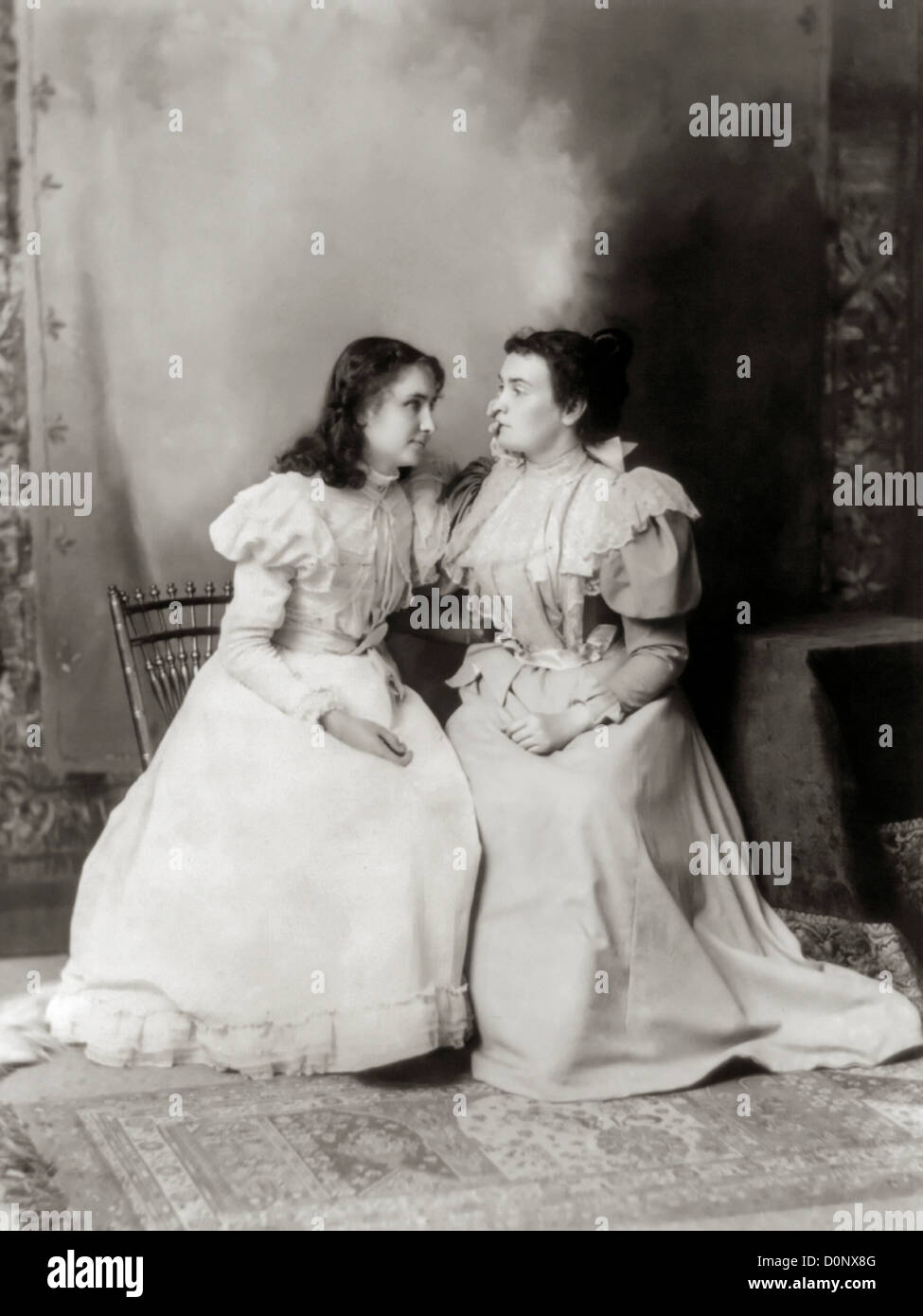 Helen keller and anne sullivan -Fotos und -Bildmaterial in hoher ...