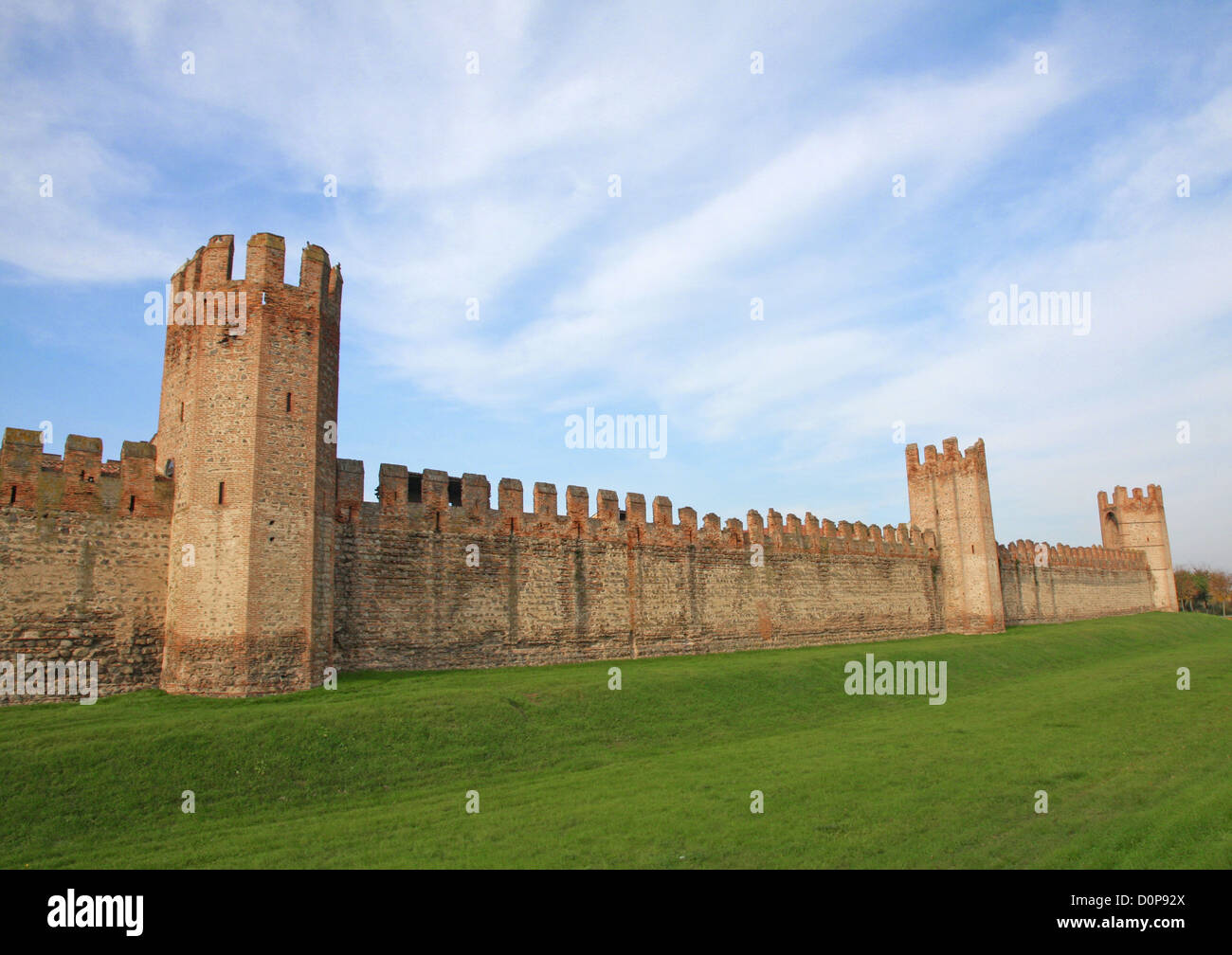 Montagne italien -Fotos und -Bildmaterial in hoher Auflösung – Alamy