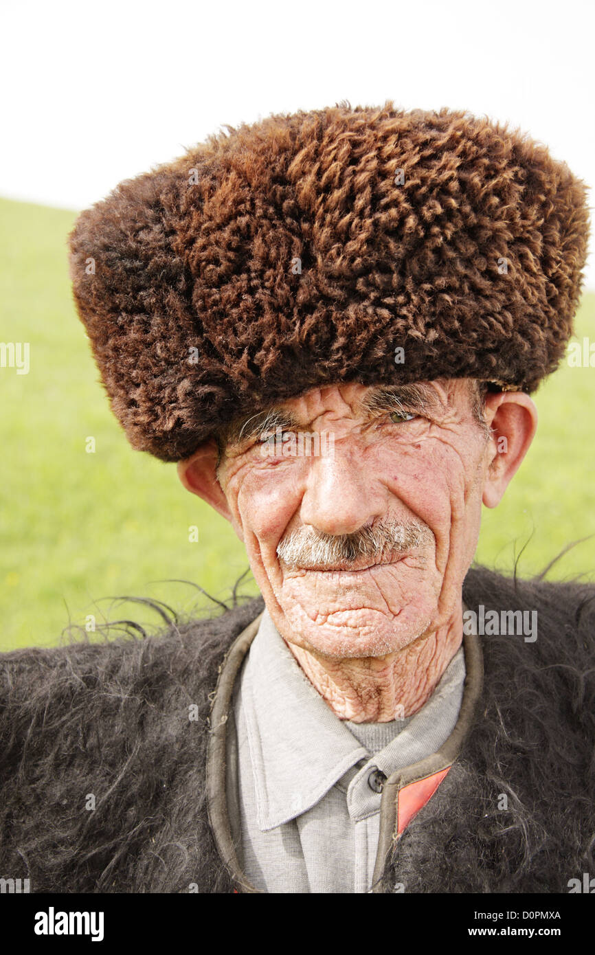 Traditioneller hirtenmann -Fotos und -Bildmaterial in hoher Auflösung ...