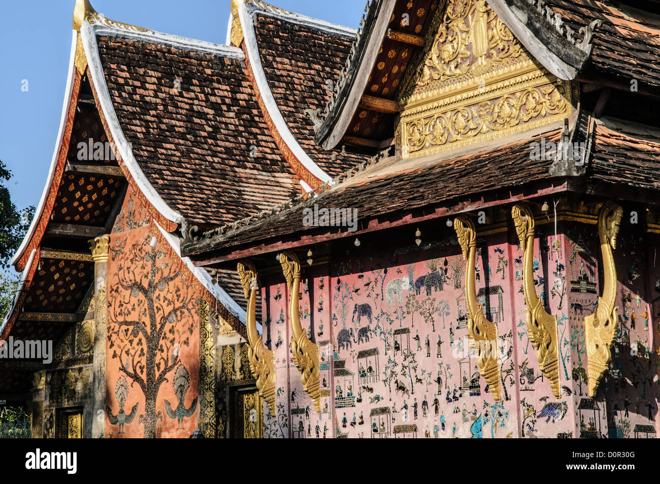 Wat Xieng Thong Baum des Lebens Kunstwerk Luang Prabang Laos // LUANG ...