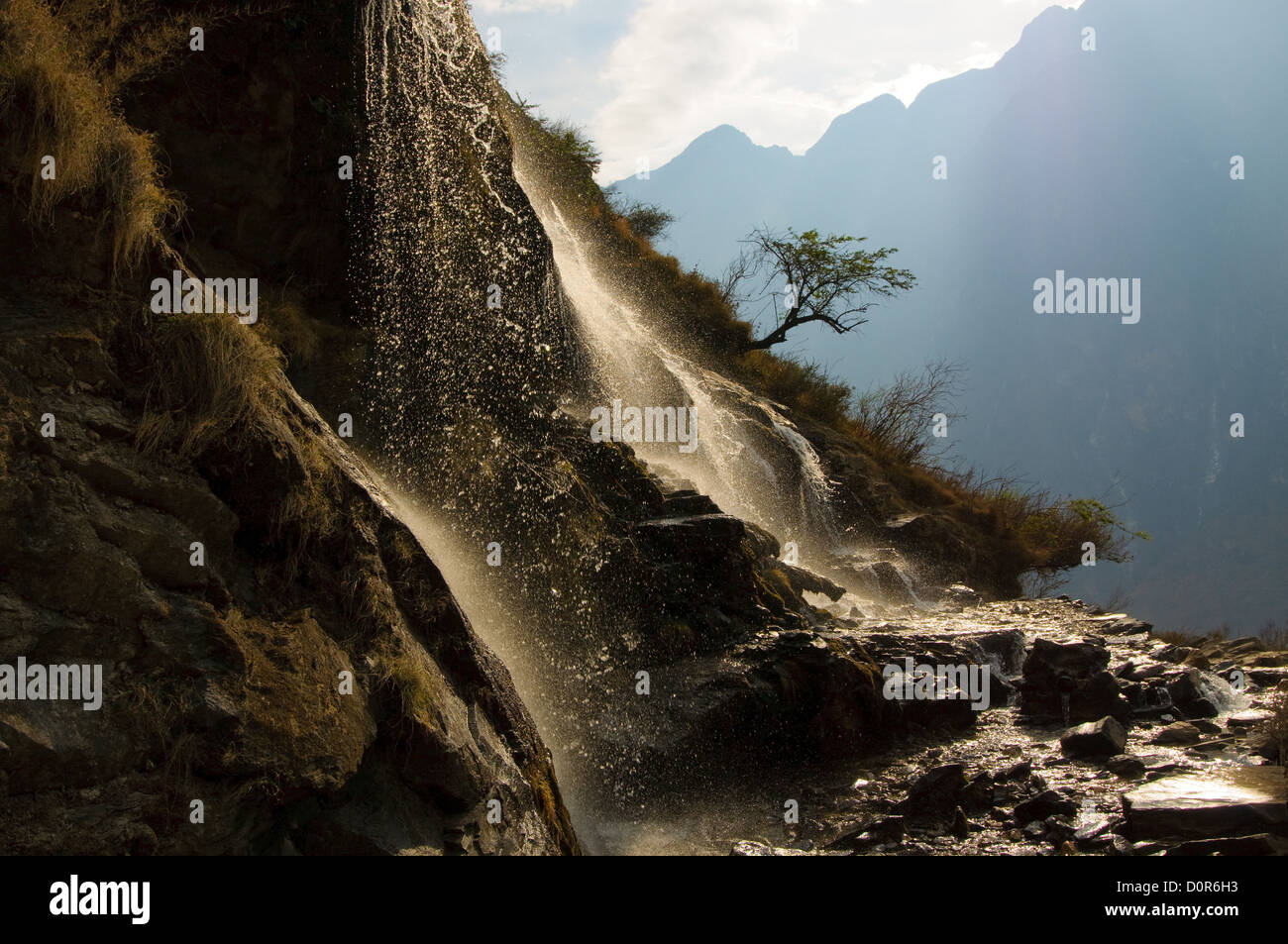 Tiger Sprung Schlucht, Yunnan, china Stockfotografie - Alamy