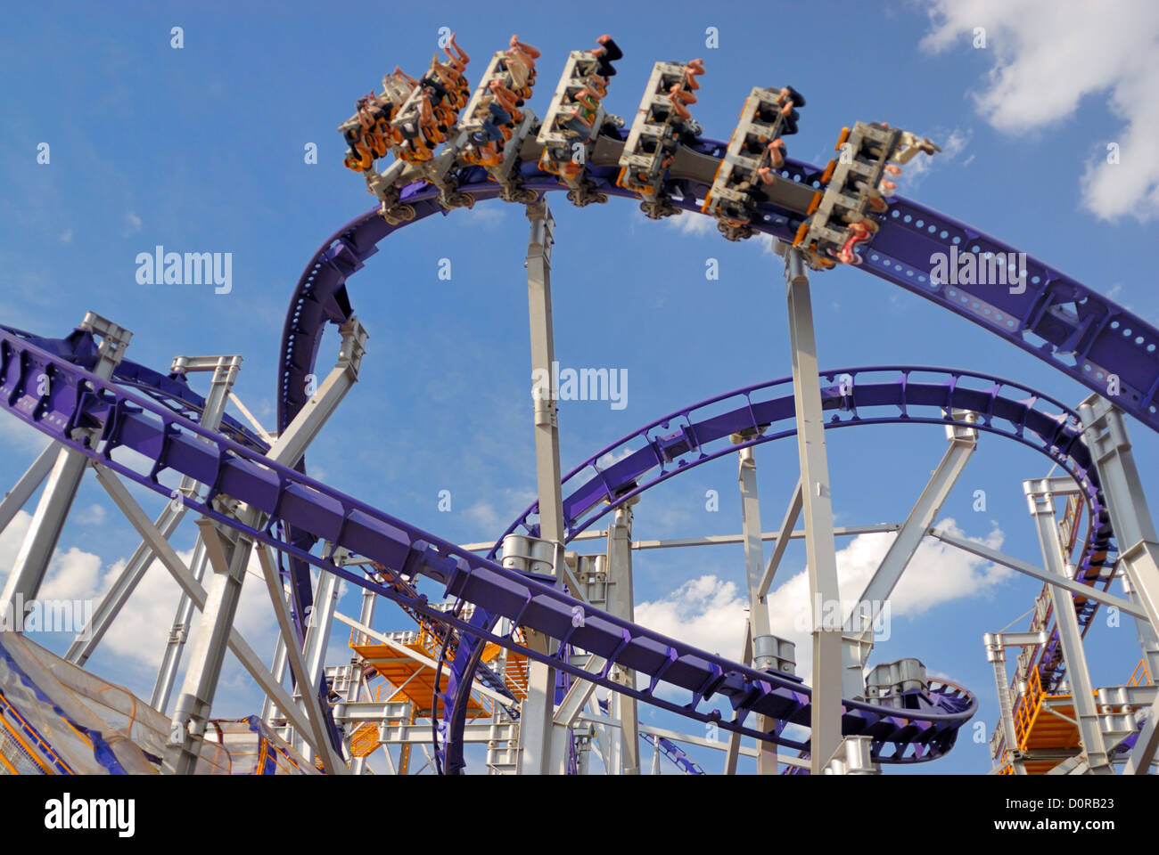 Riesen achterbahn -Fotos und -Bildmaterial in hoher Auflösung – Alamy