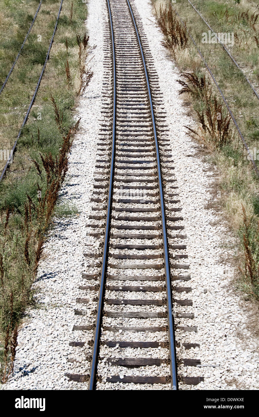 Leere bahngleislandschaft -Fotos und -Bildmaterial in hoher Auflösung ...