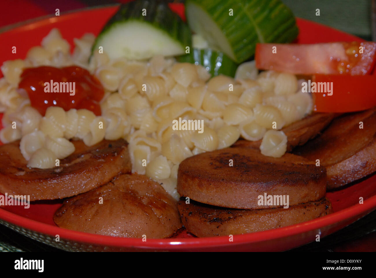 Kinder wurst -Fotos und -Bildmaterial in hoher Auflösung – Alamy