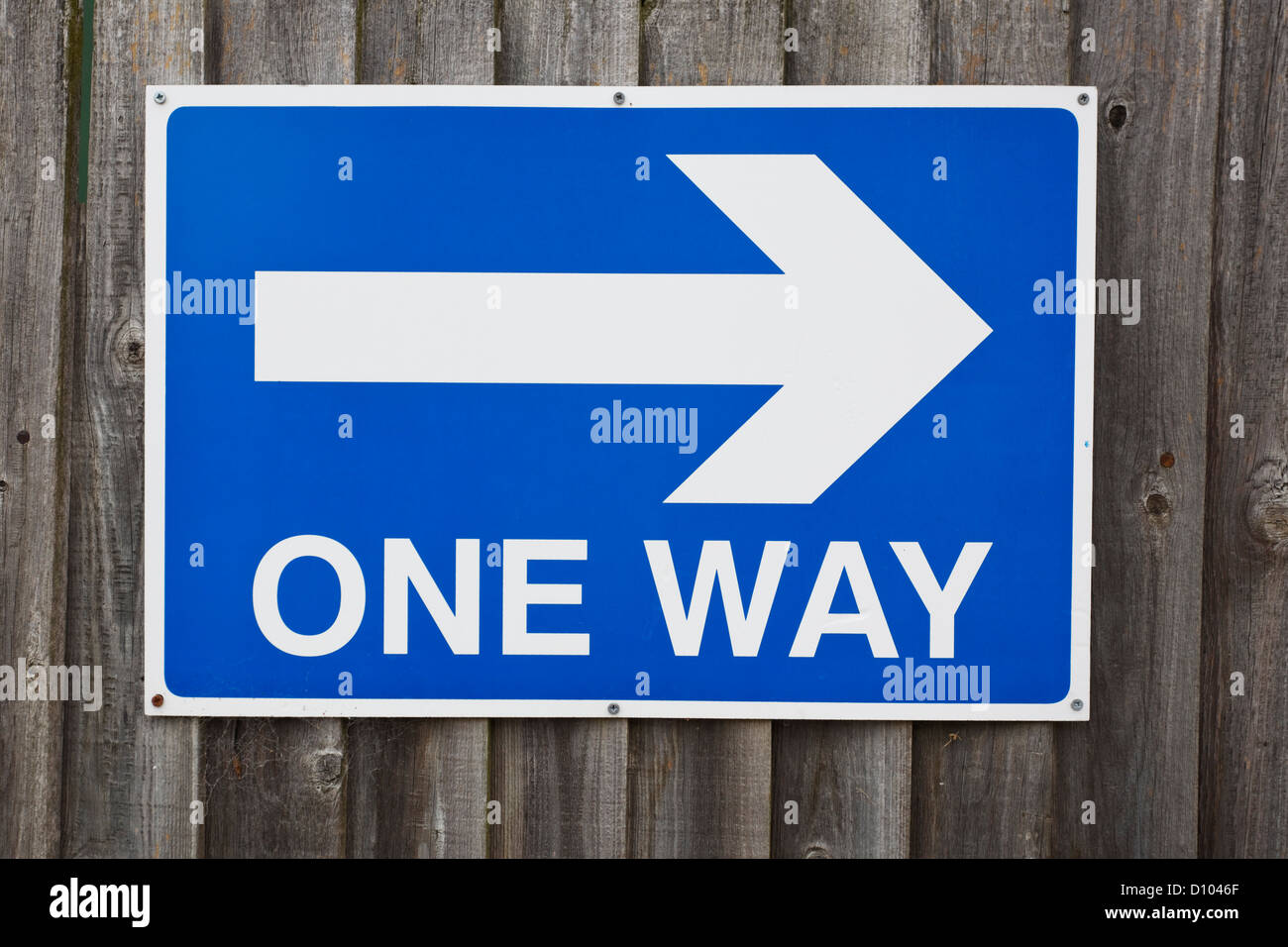 Blue one way road sign Stockfotos und -bilder Kaufen - Alamy