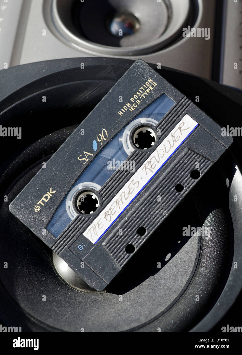 Revolver album -Fotos und -Bildmaterial in hoher Auflösung – Alamy