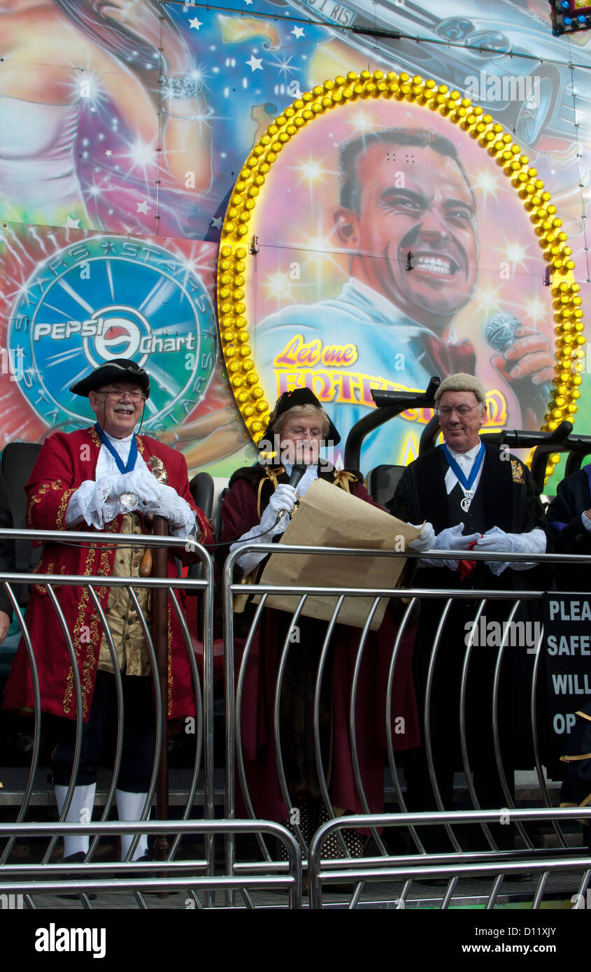 Warwick mop fair -Fotos und -Bildmaterial in hoher Auflösung – Alamy