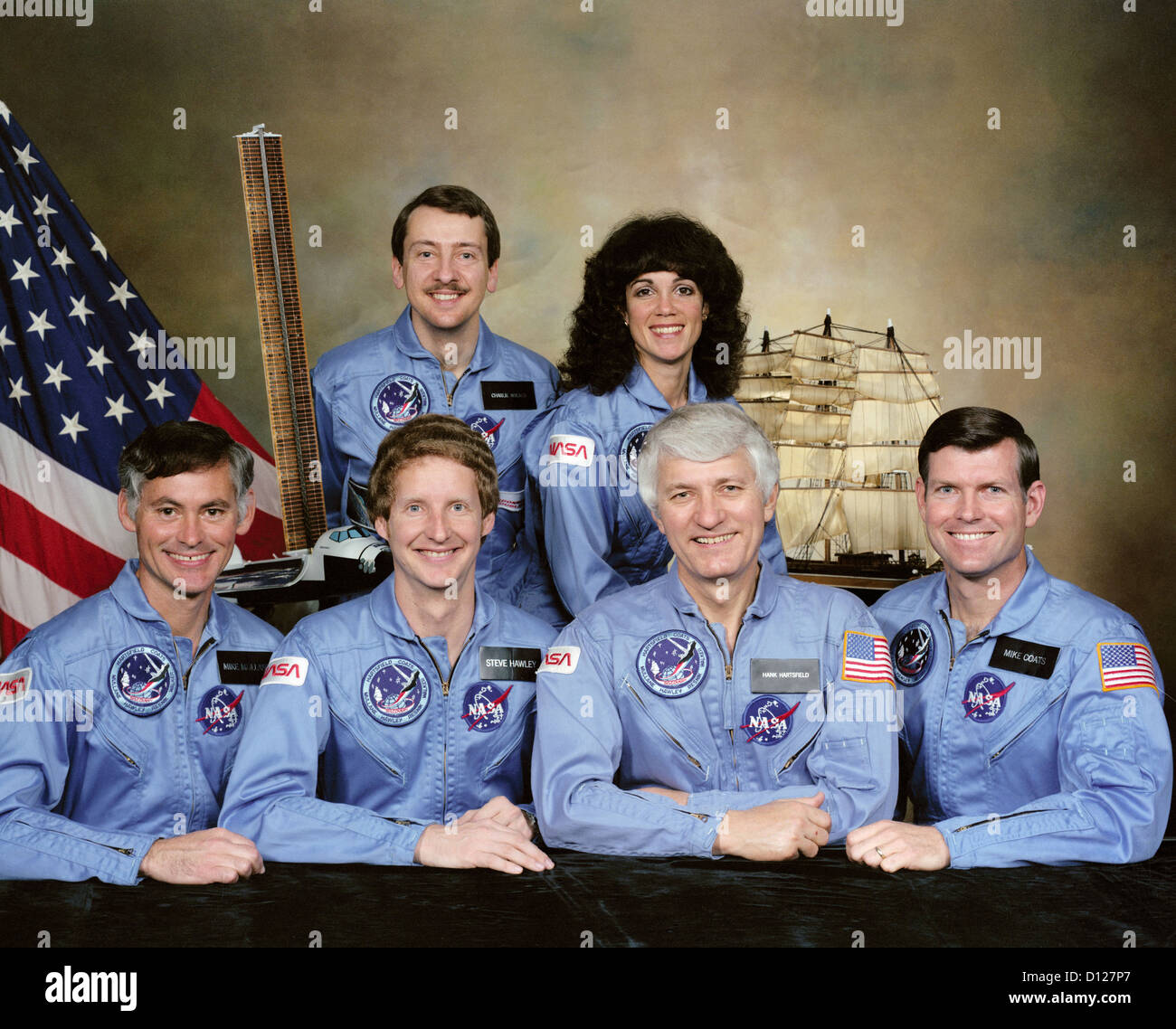 NASA Space Shuttle Discovery STS51-D Crew Mitglieder Porträt. Vordere ...