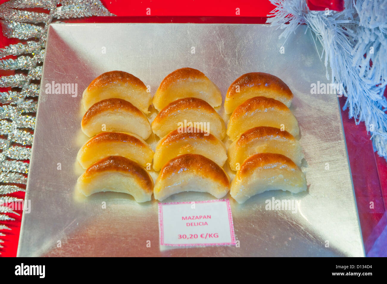 Marzipan figures -Fotos und -Bildmaterial in hoher Auflösung – Alamy