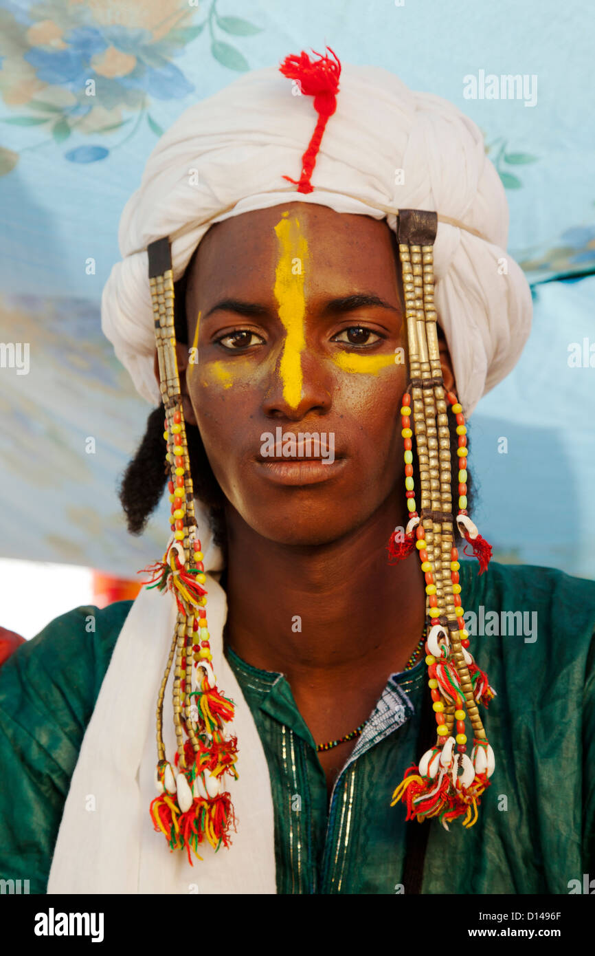 Wodaabe mann am gerewol festival -Fotos und -Bildmaterial in hoher ...