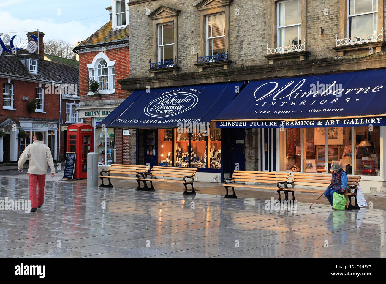 Wimborne square -Fotos und -Bildmaterial in hoher Auflösung – Alamy