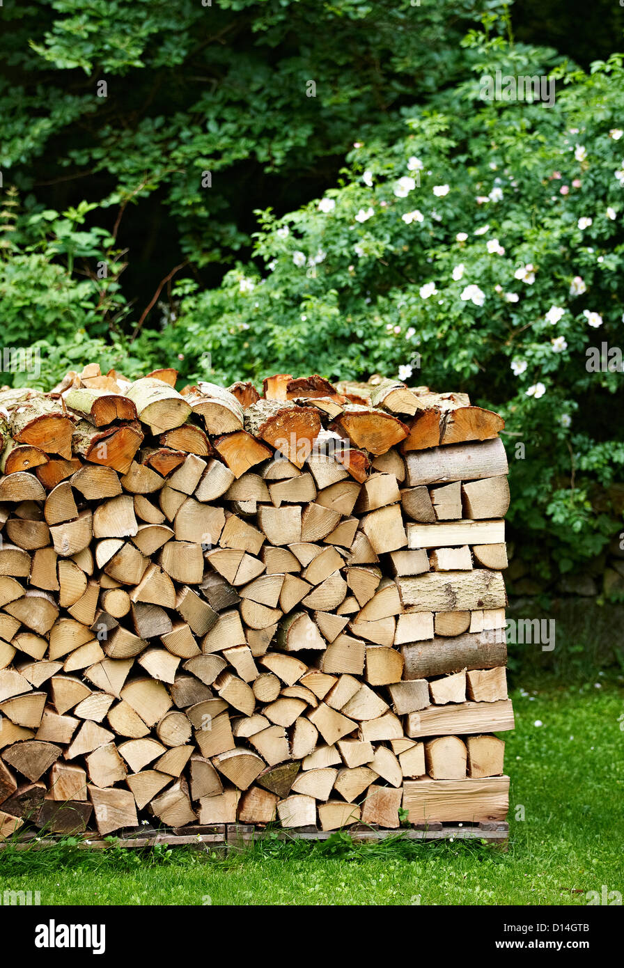 Holz Brennholz Brennholz Stockfotos und -bilder Kaufen - Alamy