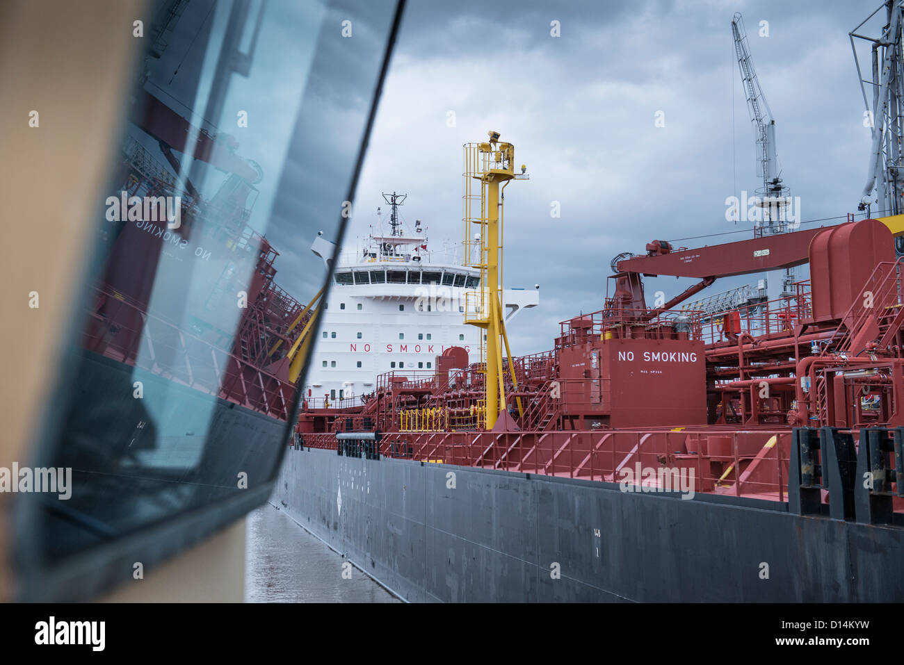 Tanker und Schlepper Stockfotos und -bilder Kaufen - Alamy