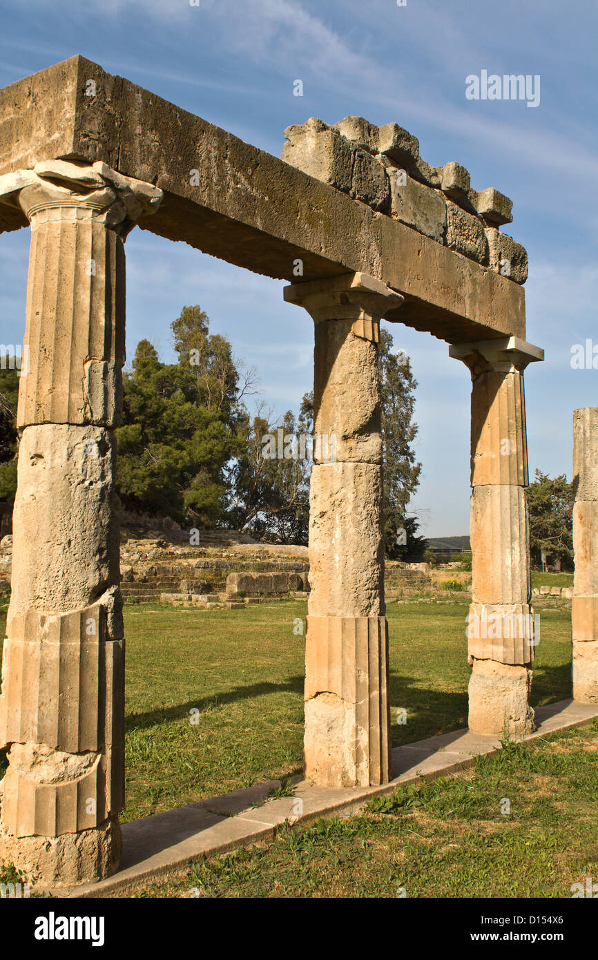 Temple of artemis greece -Fotos und -Bildmaterial in hoher Auflösung ...