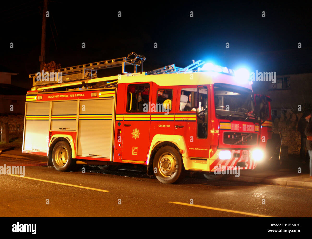 Fire engine blue lights -Fotos und -Bildmaterial in hoher Auflösung – Alamy