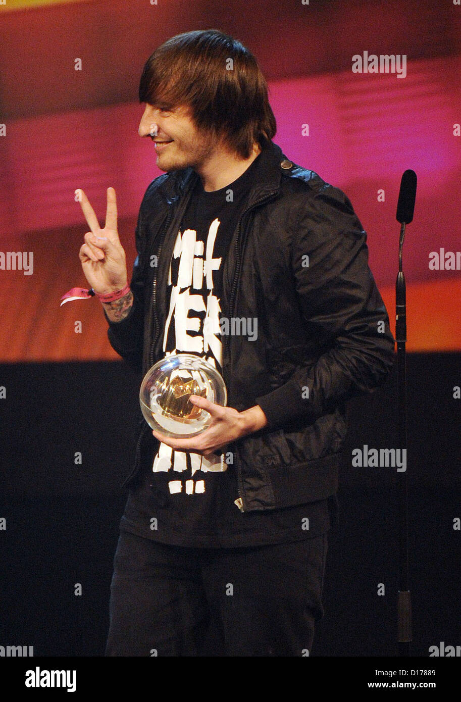 Rapper Casper feiert seine "Best Live Act" Award bei den 1Live Krone ...