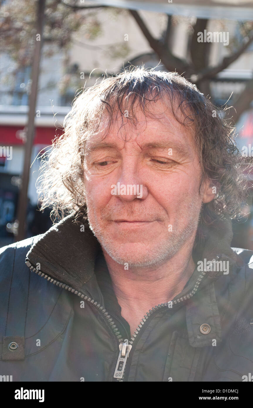 Lächelnder franzose -Fotos und -Bildmaterial in hoher Auflösung – Alamy