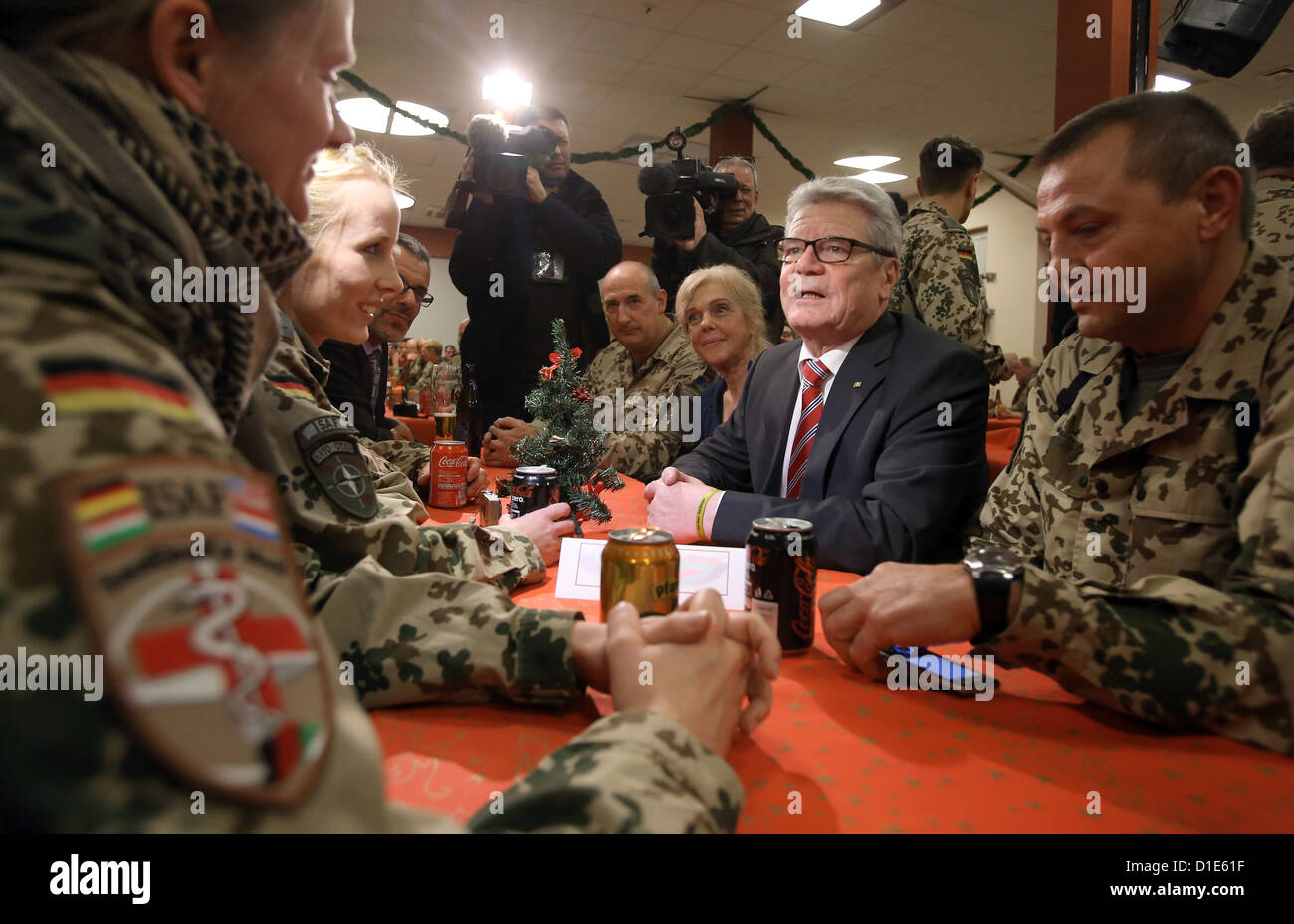 Deutscher Bundespräsident Joachim Gauck (c) spricht für die deutsche ...