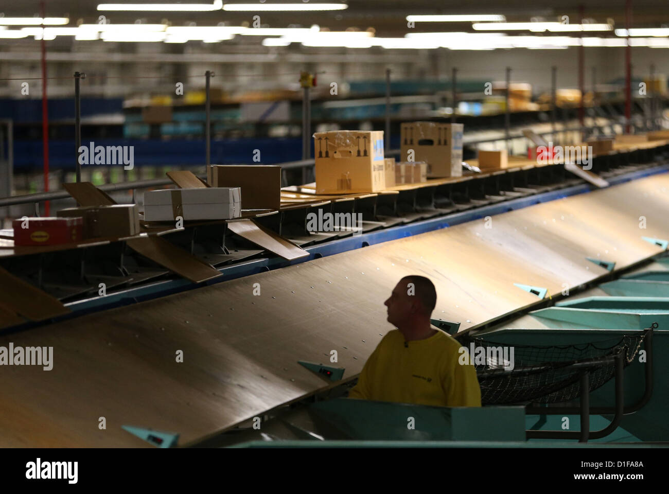 Parcel sorting -Fotos und -Bildmaterial in hoher Auflösung – Alamy
