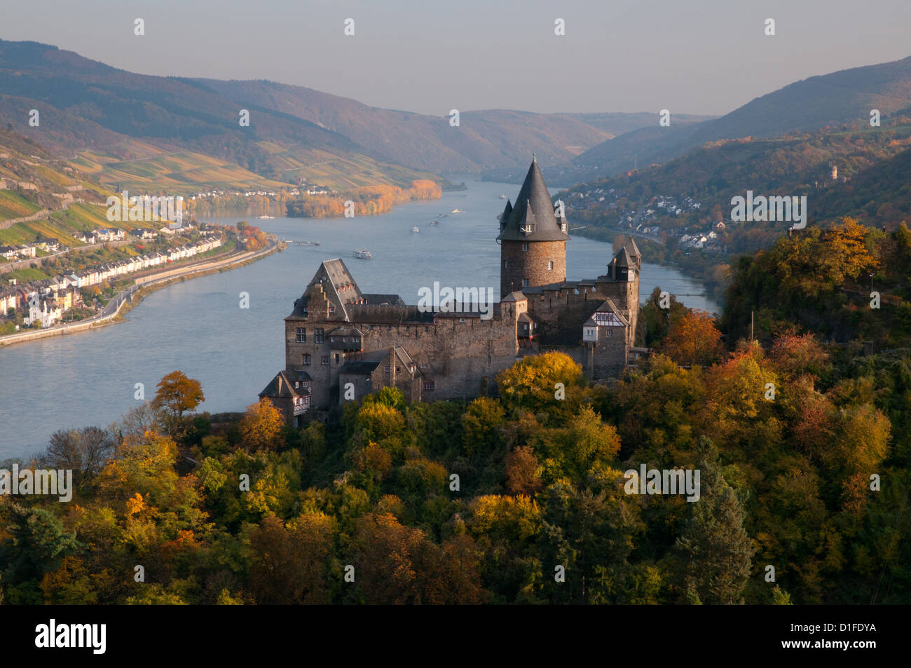 Schloss stahleck bacharach -Fotos und -Bildmaterial in hoher Auflösung ...