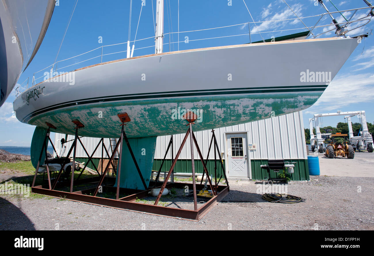 Segelboot rumpf -Fotos und -Bildmaterial in hoher Auflösung – Alamy