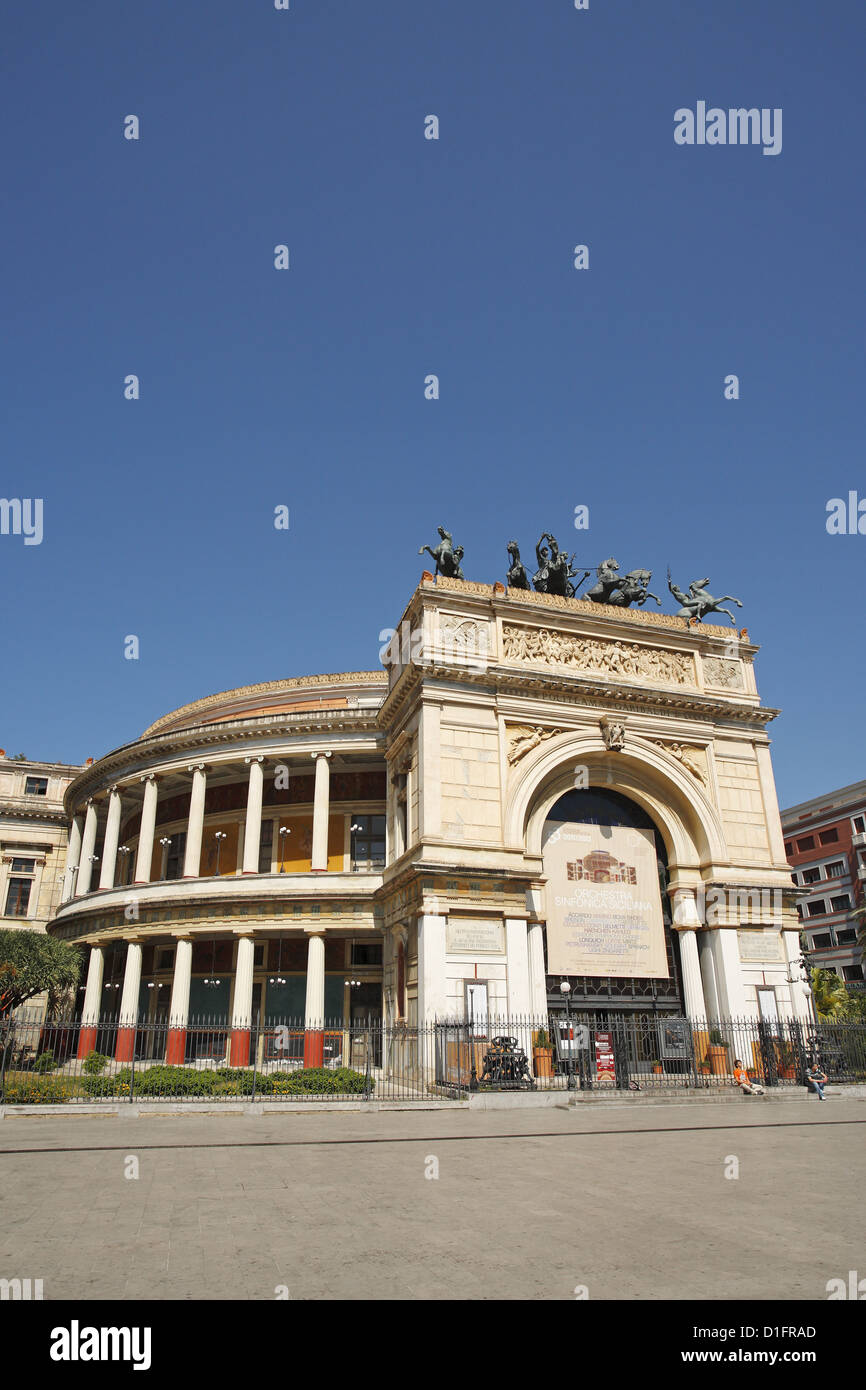 Piazza politeama palermo sicily italy -Fotos und -Bildmaterial in hoher ...