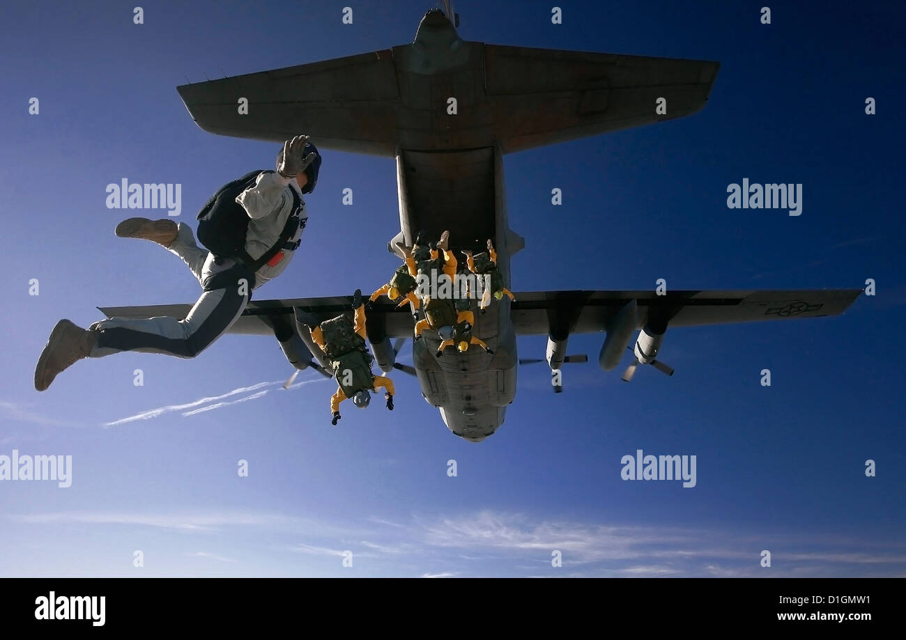 Heckklappe flugzeuge -Fotos und -Bildmaterial in hoher Auflösung – Alamy