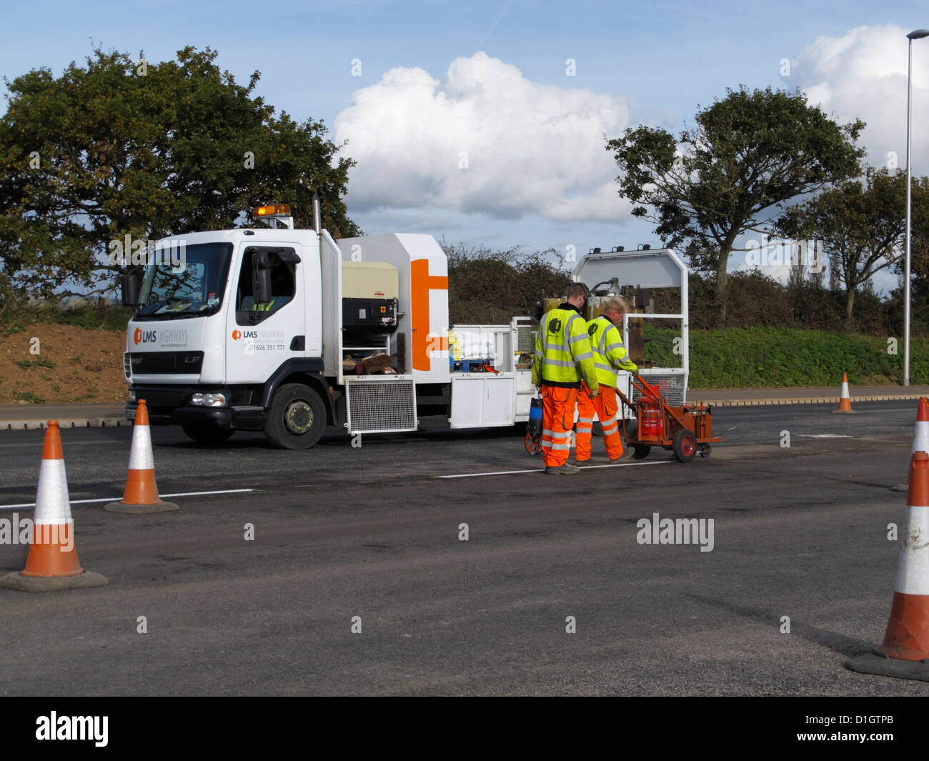 Weiße linien -Fotos und -Bildmaterial in hoher Auflösung – Alamy