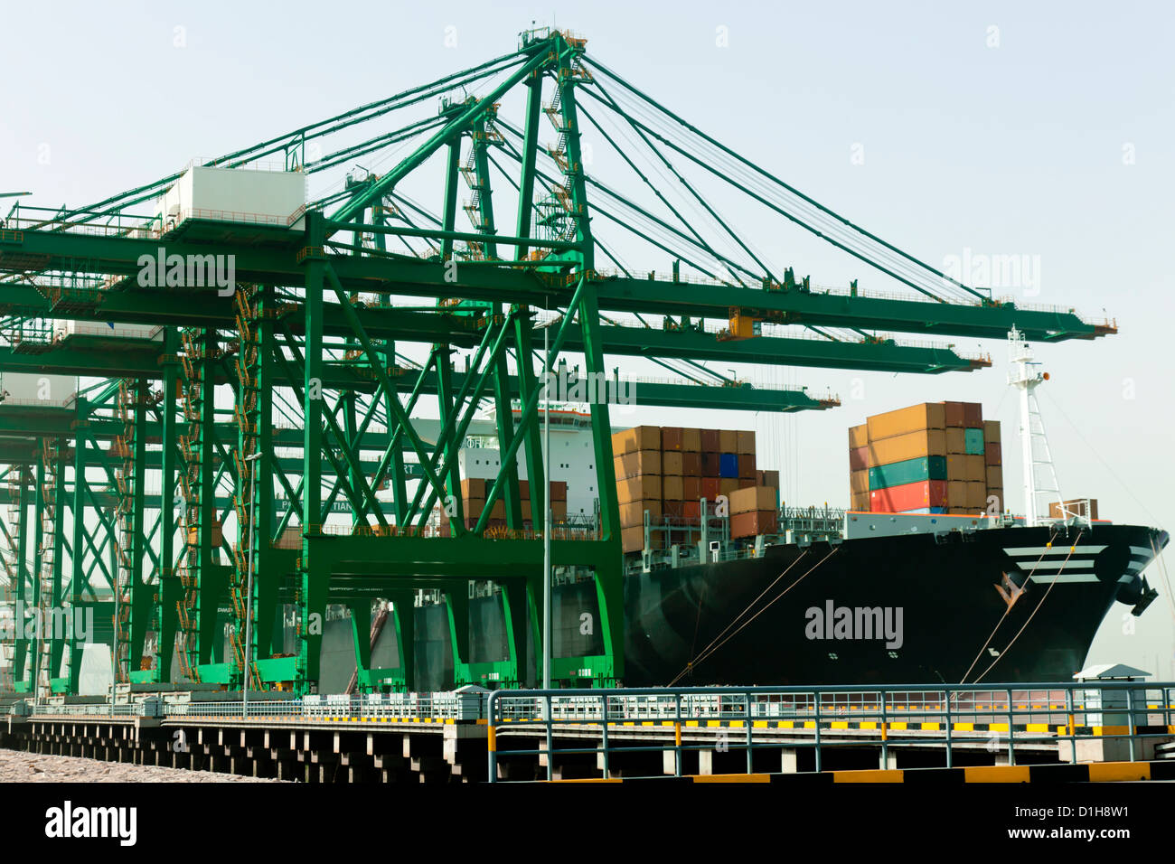 Verladung hafen -Fotos und -Bildmaterial in hoher Auflösung – Alamy