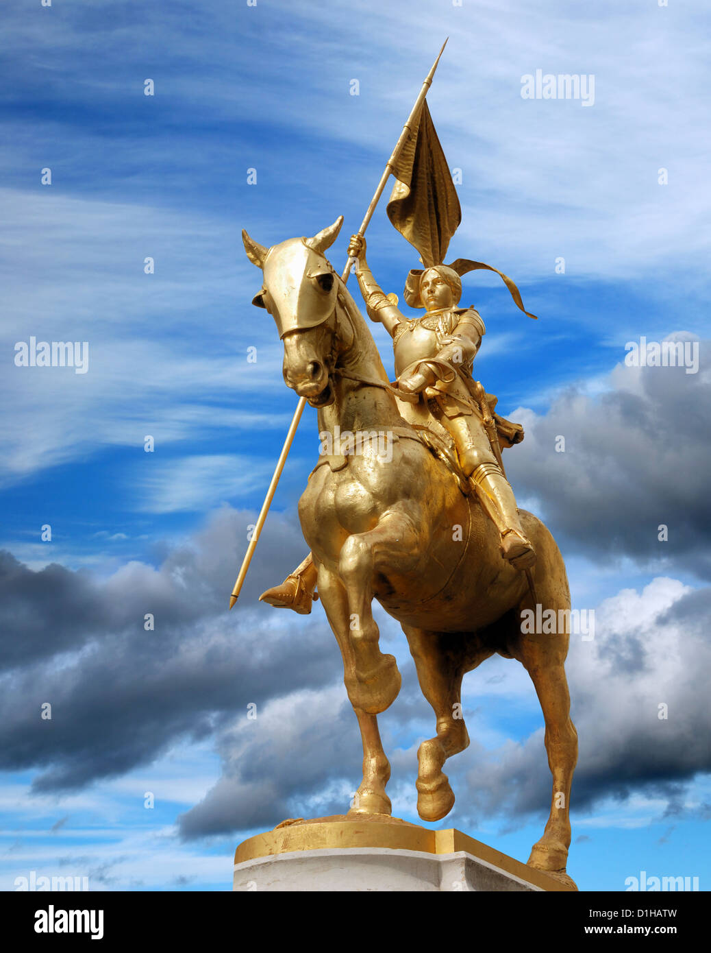 Statue der Jungfrau von Orléans (Jeanne d ' Arc) am Place Pyramides in ...