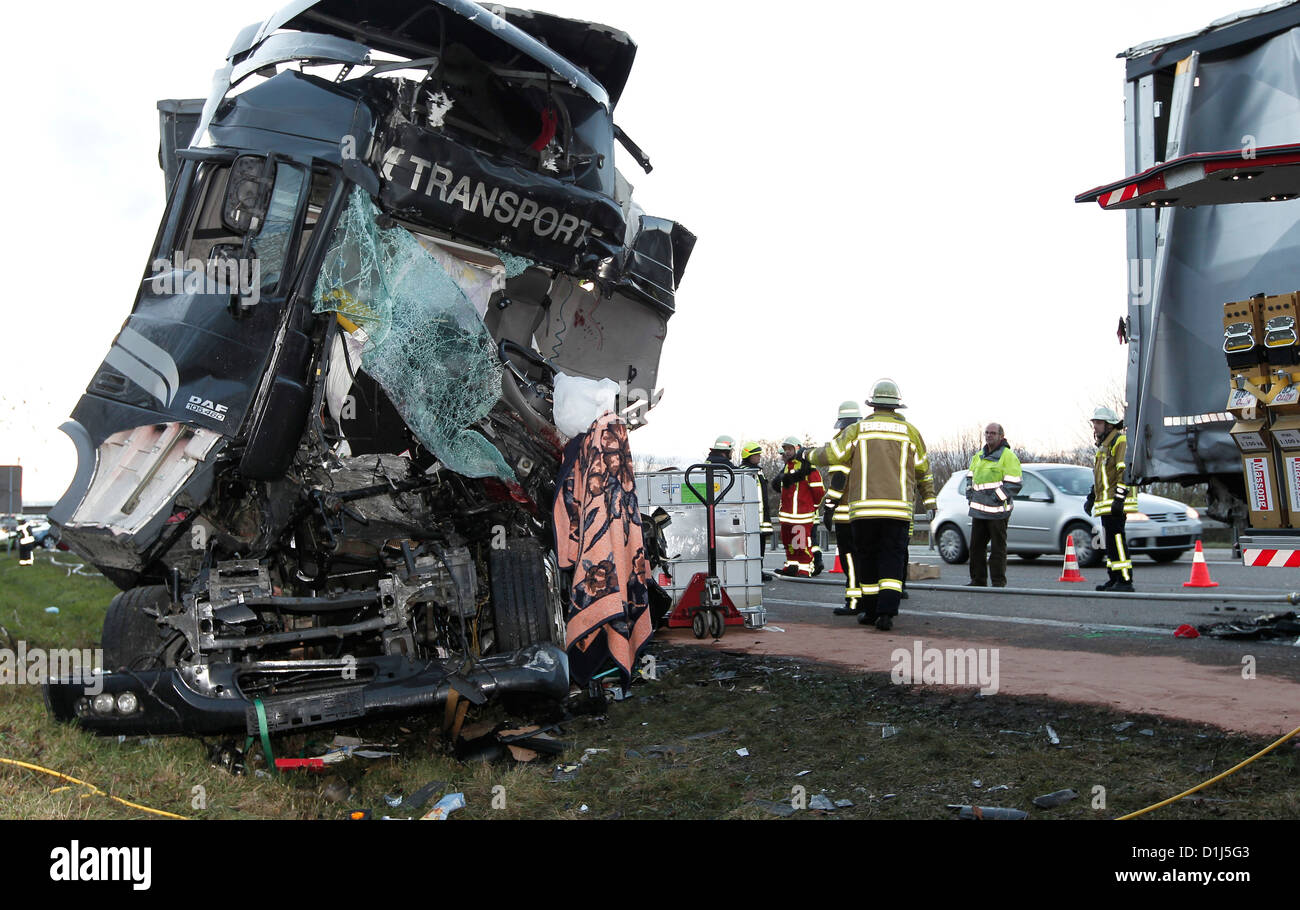 Lkw Unfall Stockfotos und -bilder Kaufen - Alamy