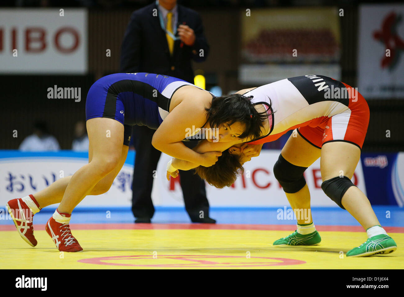 Chiaki iijima sara dosho december -Fotos und -Bildmaterial in hoher ...