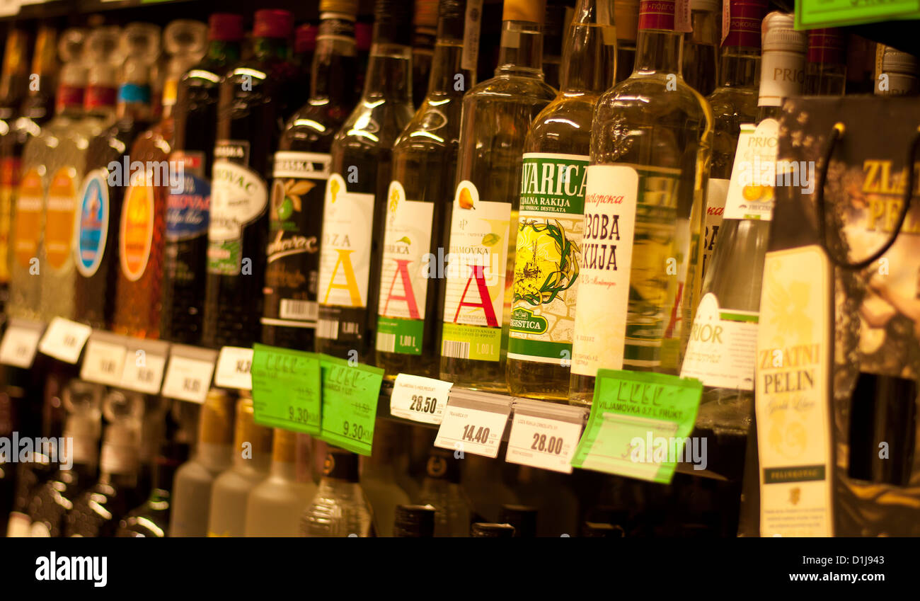 Schnaps supermarkt -Fotos und -Bildmaterial in hoher Auflösung – Alamy