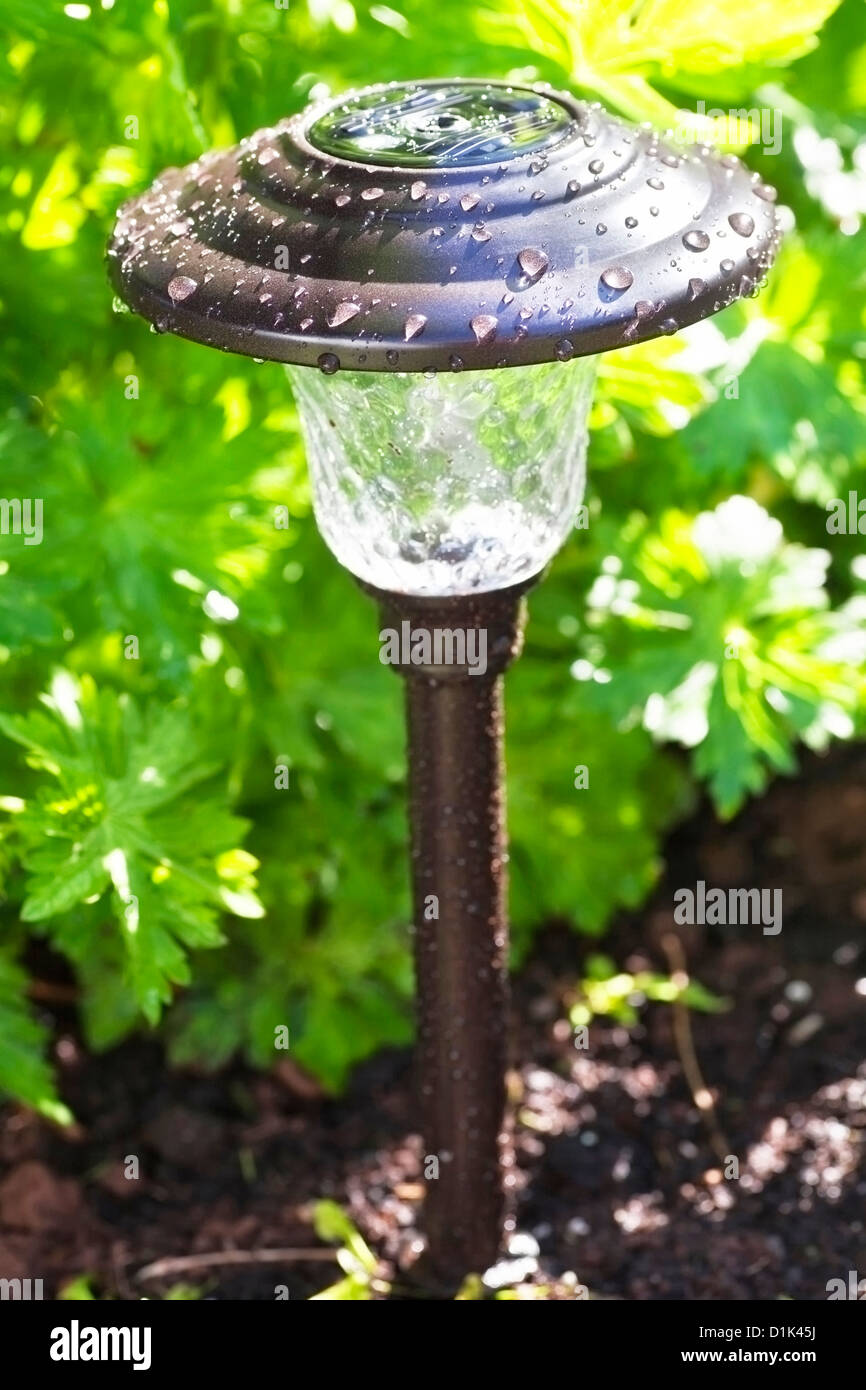 Solar gartenbeleuchtung -Fotos und -Bildmaterial in hoher Auflösung – Alamy