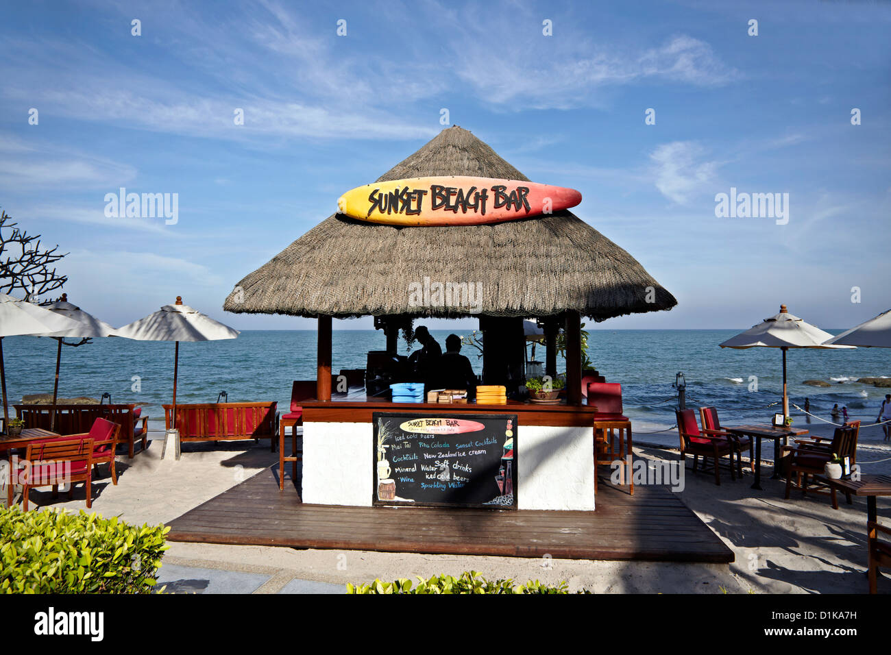 Tropical beach bar -Fotos und -Bildmaterial in hoher Auflösung – Alamy