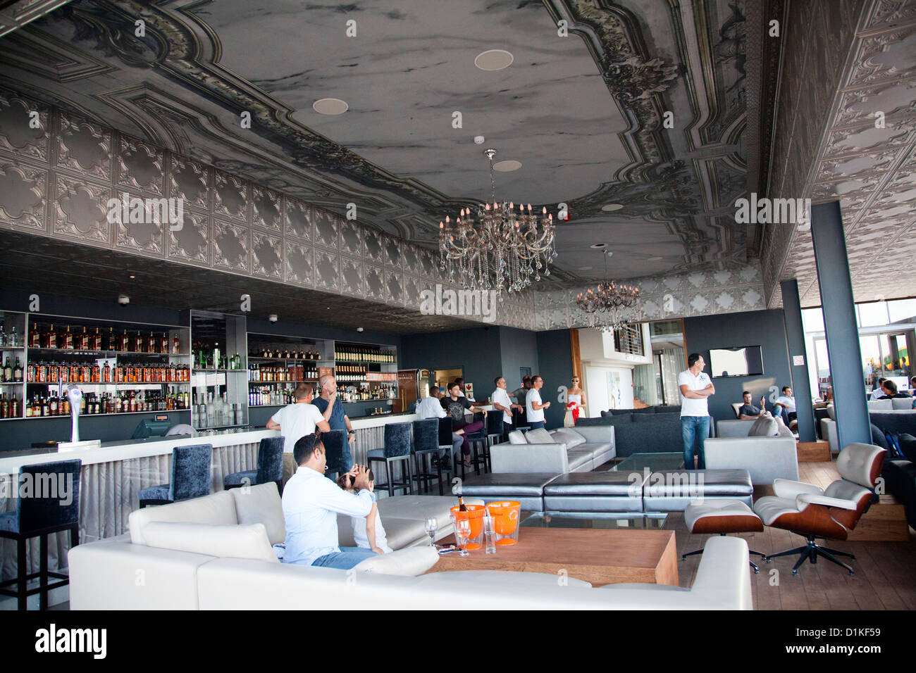 Shimmy-Beach-Club-Bar und Restaurant im Hafenviertel Docks - Kapstadt ...