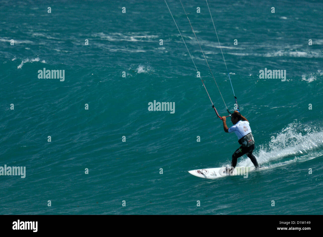Kyte surfen bei capo mannu -Fotos und -Bildmaterial in hoher Auflösung ...