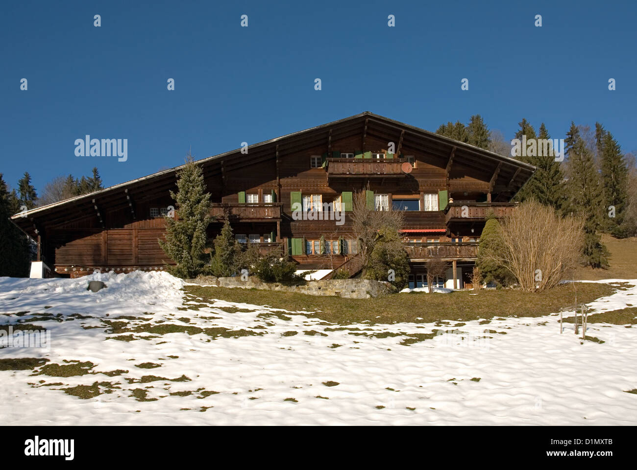 Swiss chalet garden -Fotos und -Bildmaterial in hoher Auflösung – Alamy