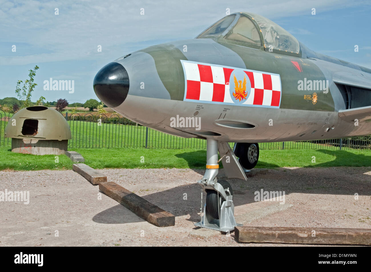 Ex-RAF Hawker Hunter F Mk 2 auf dem Display im Unternehmen Aviation ...
