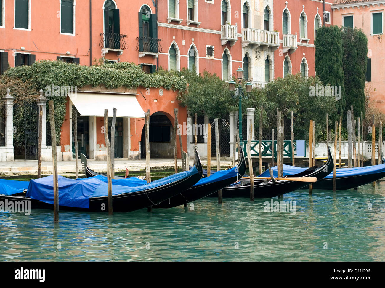 Venedig italien gondel gondeln -Fotos und -Bildmaterial in hoher ...