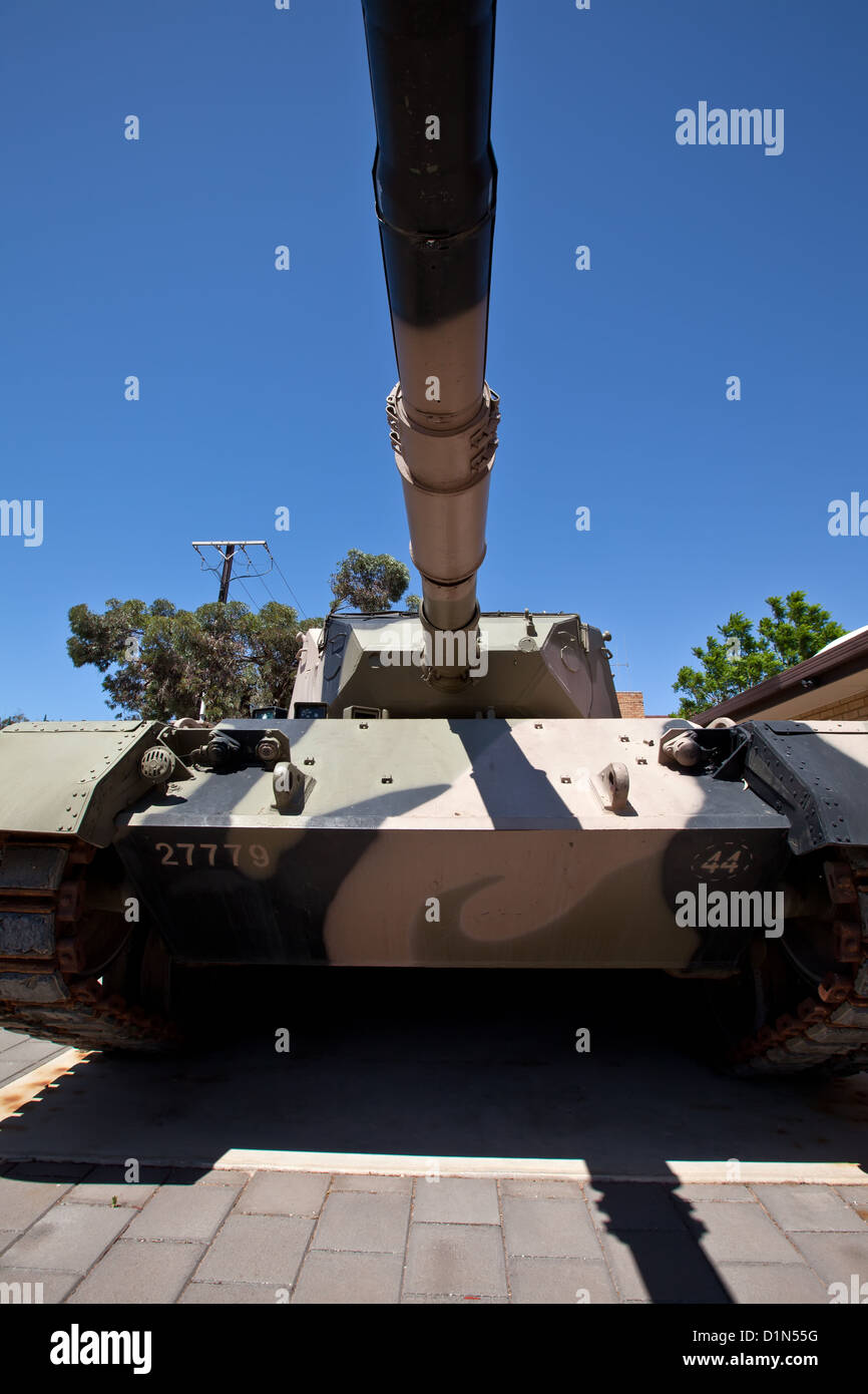 Leopard tank -Fotos und -Bildmaterial in hoher Auflösung – Alamy